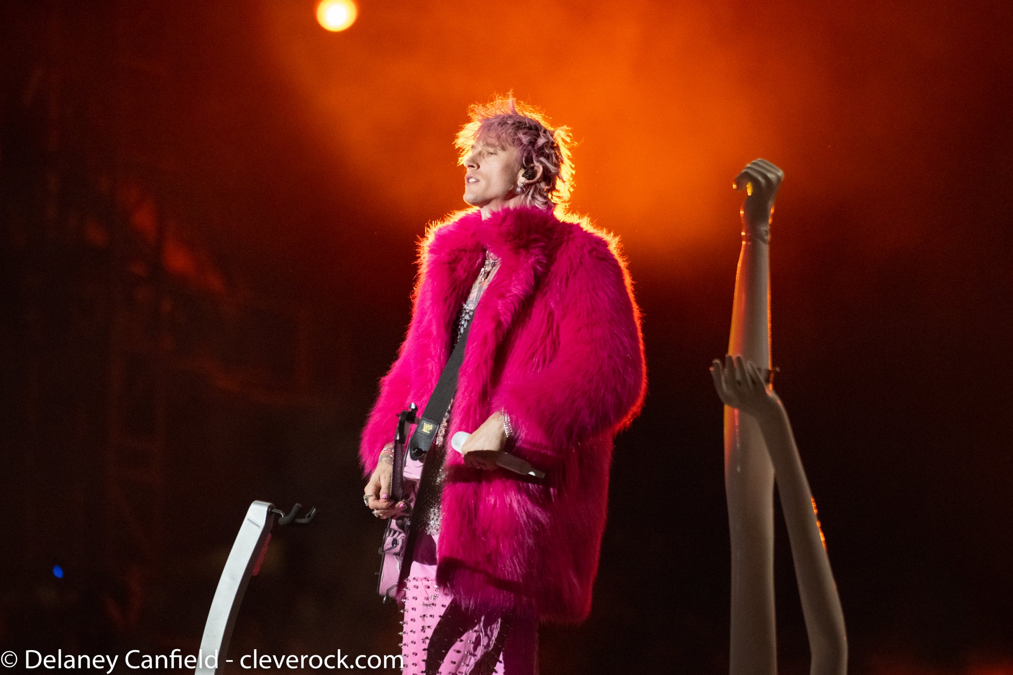 Machine Gun Kelly concert photos l Cleveland, OH | First Energy Stadium ...