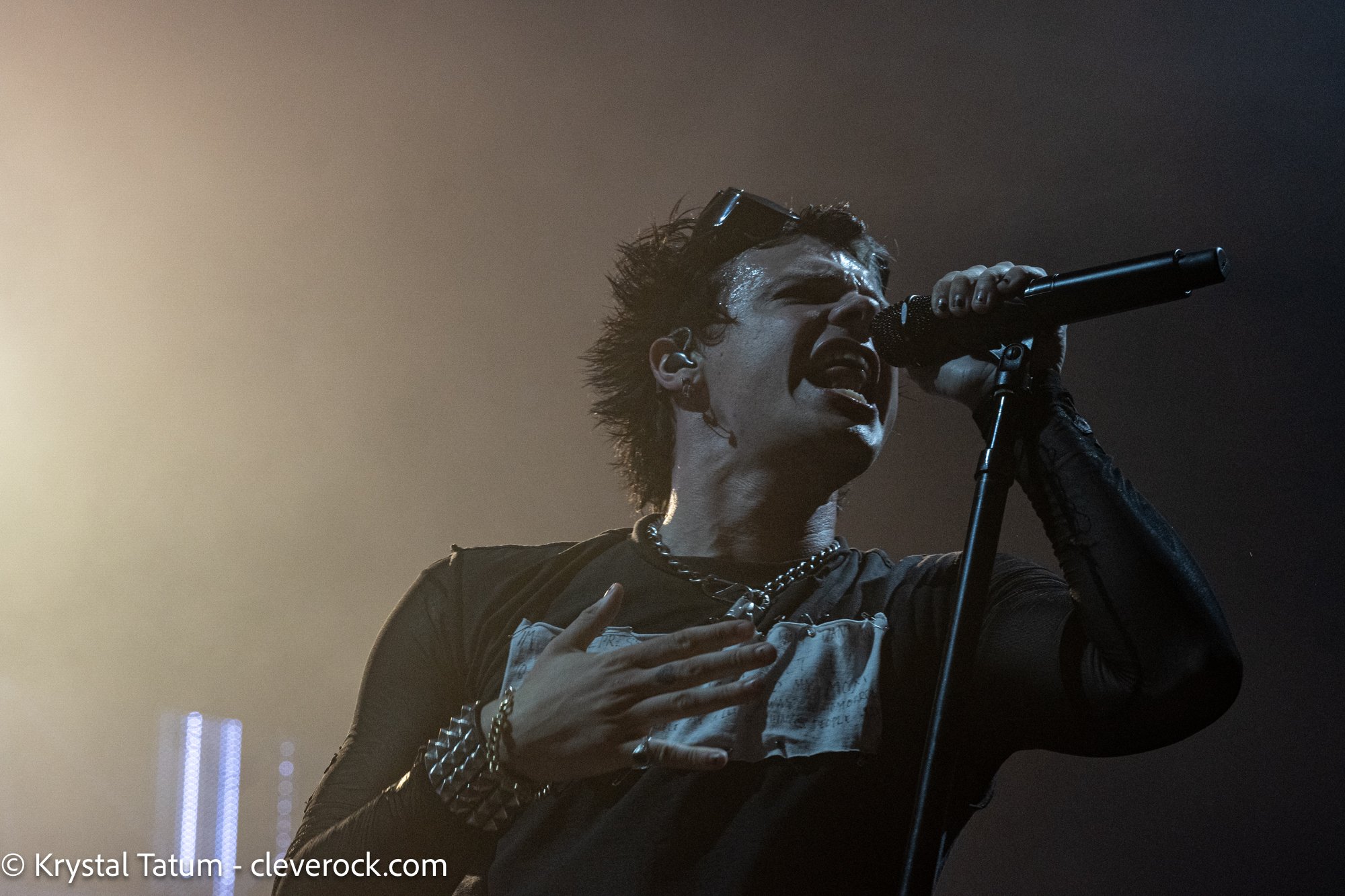 Yungblud concert photos | Jacobs Pavilion at Nautica | Cleveland, OH ...
