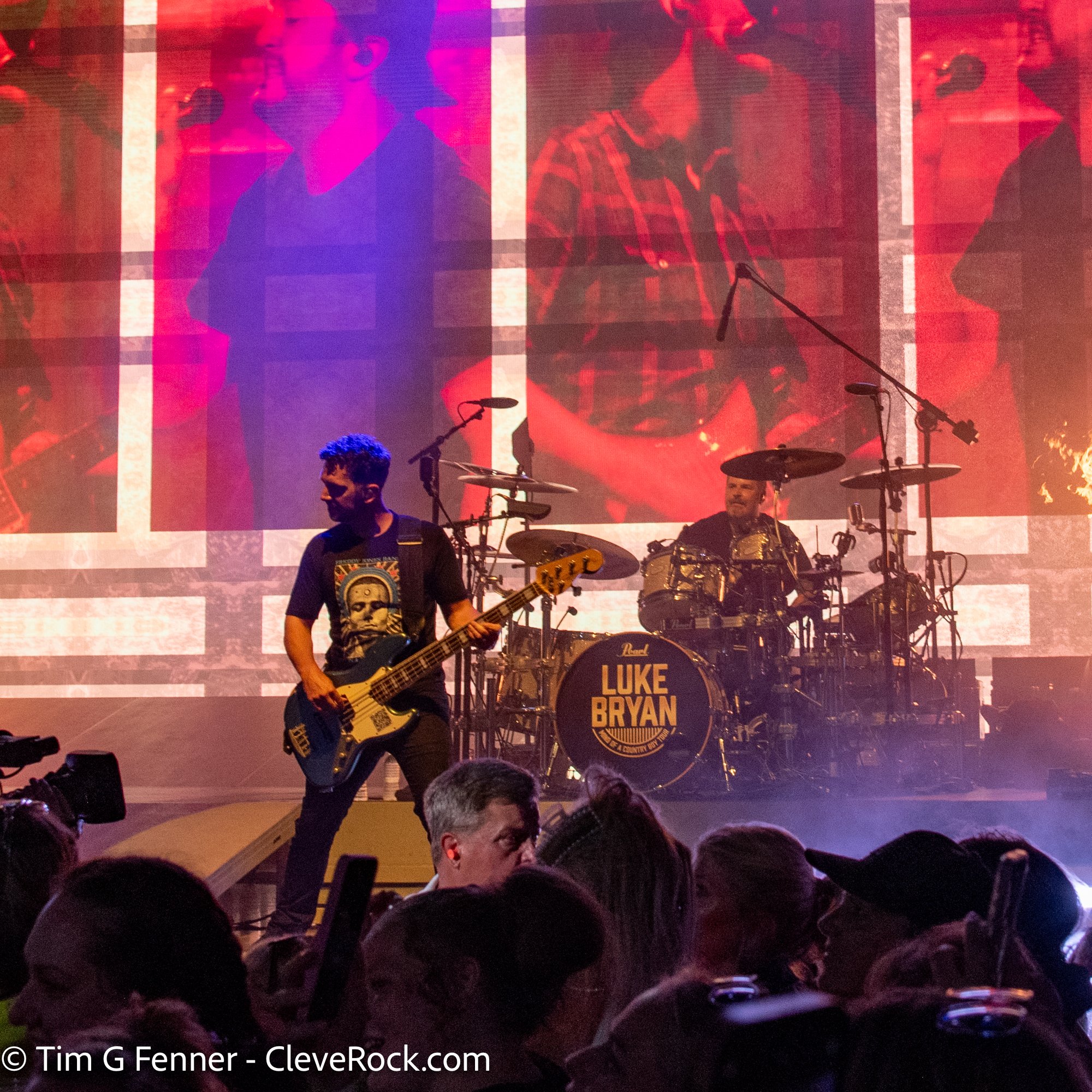 Luke Bryan concert photos | Blossom Music Center | Cuyahoga Falls, OH ...