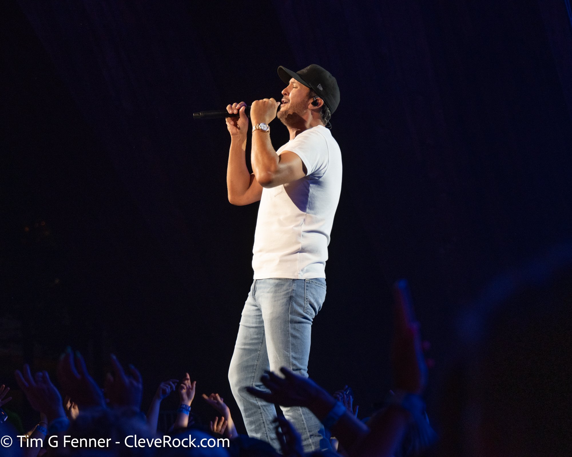 Luke Bryan concert photos | Blossom Music Center | Cuyahoga Falls, OH ...